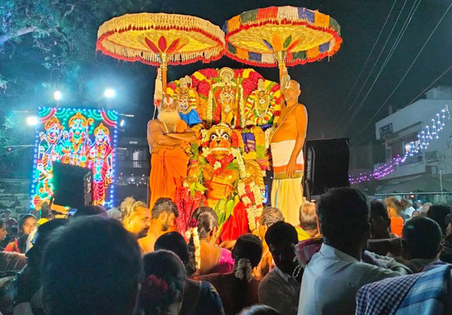 హనుమంత వాహనంపై రాముడు | Lord Rama on Hanuman vehicle-MRGS-AndhraPradesh