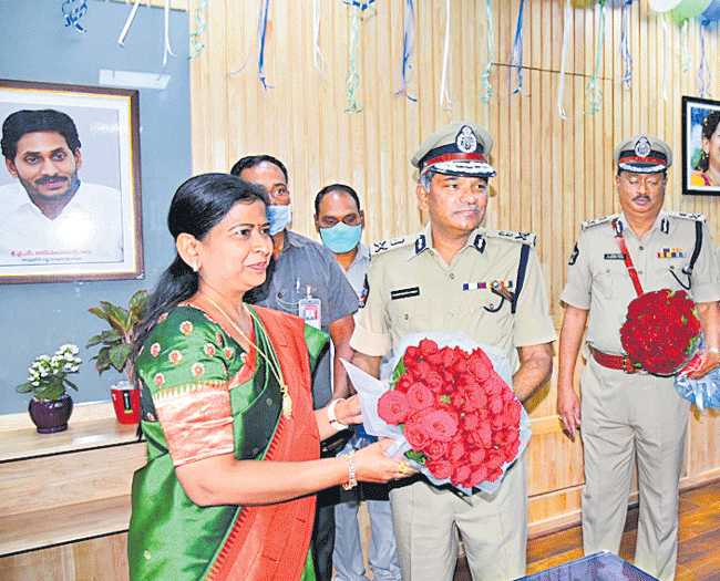 ‘దిశ యాప్‌’తో అందరికీ లాభమే | DGP Rajendranath Reddy revealed-NGTS ...