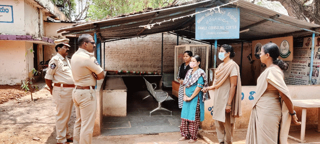 రూరల్‌ పోలీసు స్టేషన్‌ ఆకస్మిక తనిఖీ | Sudden inspection of rural ...