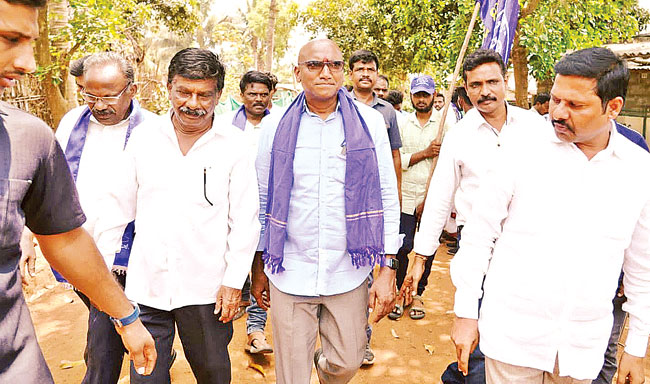 అగ్రవర్ణ పేదలు కూడా బహుజనులే | The upper caste poor are also Bahujans ...