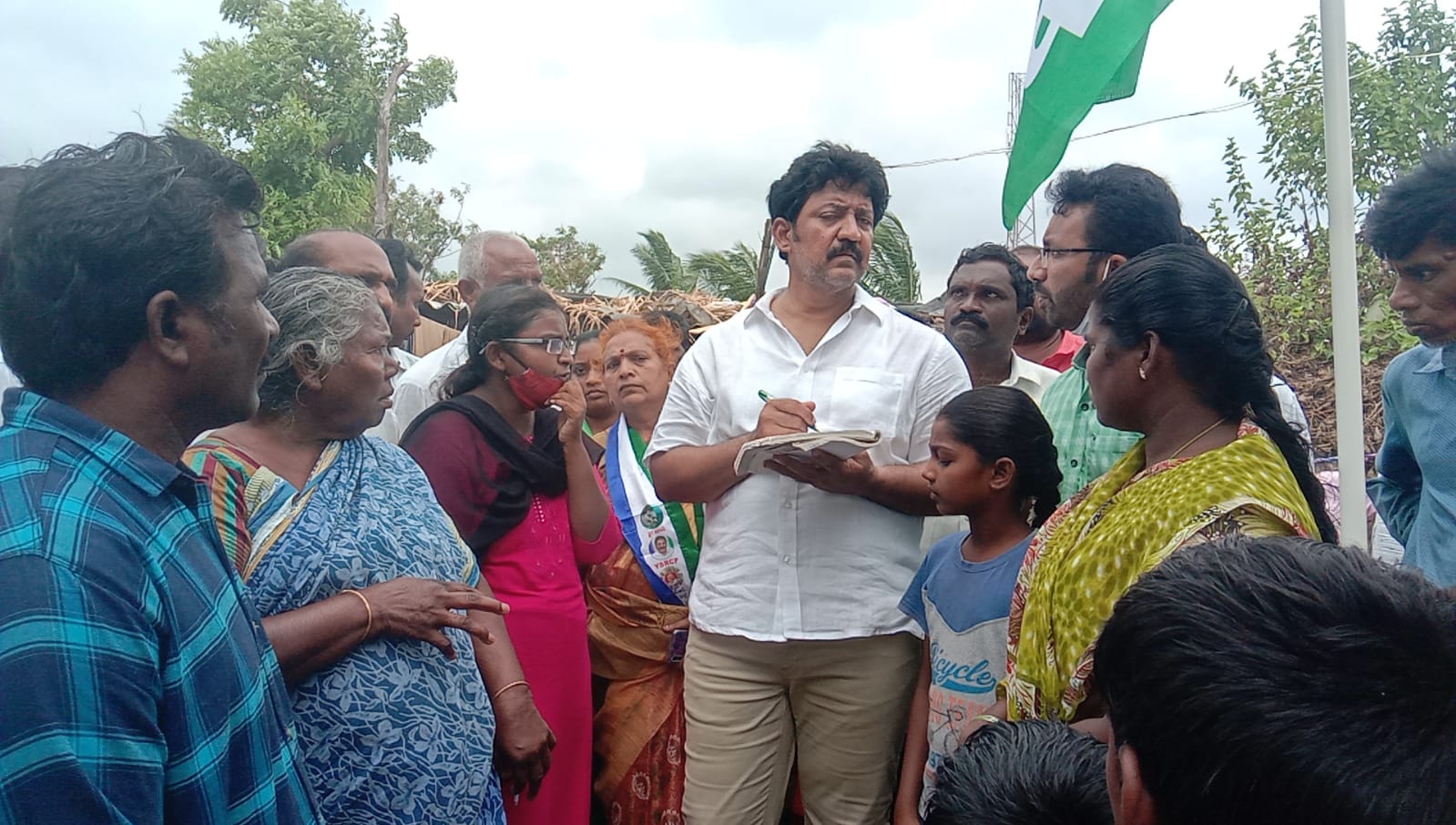 రైతు సమస్యలు పట్టించుకోవడం లేదు | riythu samasalu pattichukovadam ledu ...