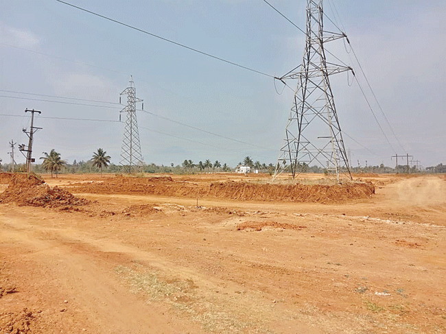 మట్టి మాఫియా! | Clay Mafia-MRGS-AndhraPradesh