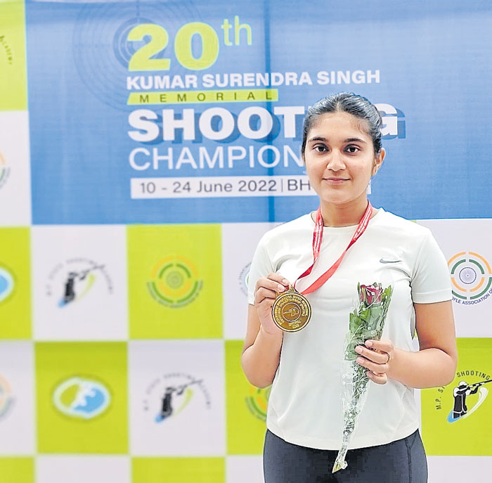 ఇషా సింగ్‌కు పసిడి | Isha Singh gold-NGTS-Sports