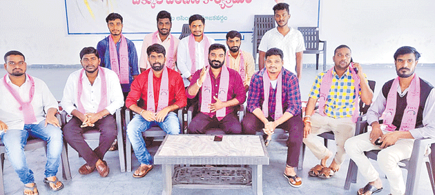 బల్మూరి వెంకట్‌ నోరు అదుపులో పెట్టుకోవాలి | Balmuri Venkat should keep ...