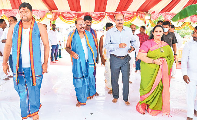 నాలుగో రోజూ వైభవంగా సహస్ర చండీయాగం | Sahasra Chandi Yagam is celebrated ...
