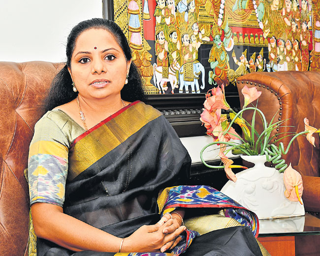 కవితపై కేసీఆర్‌ ఆగ్రహం! | KCR anger on Kavitha-NGTS-Telangana