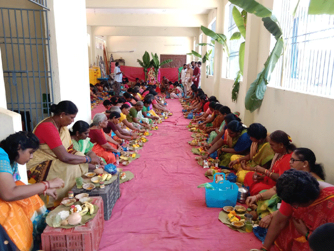 వైభవంగా శ్రావణ శుక్రవారం | sravana friday with grand-MRGS-AndhraPradesh