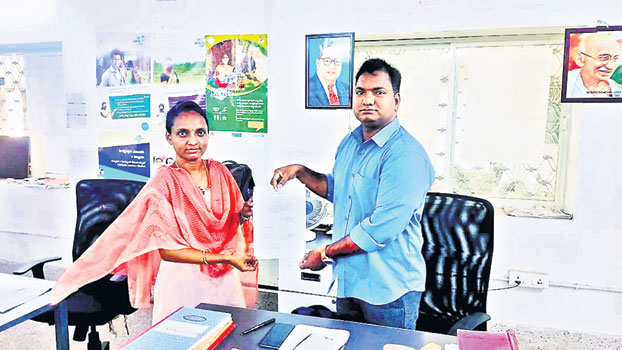 సచివాలయ ఉద్యోగులపైనా కన్ను | notice to ward secretaries-NGTS-AndhraPradesh