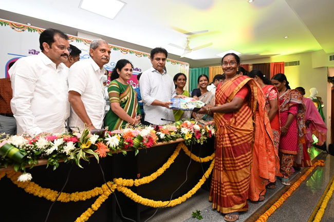 తిర్పూర్‌కు దీటుగా సిరిసిల్ల | Sirisilla was the successor of Tirpur ...