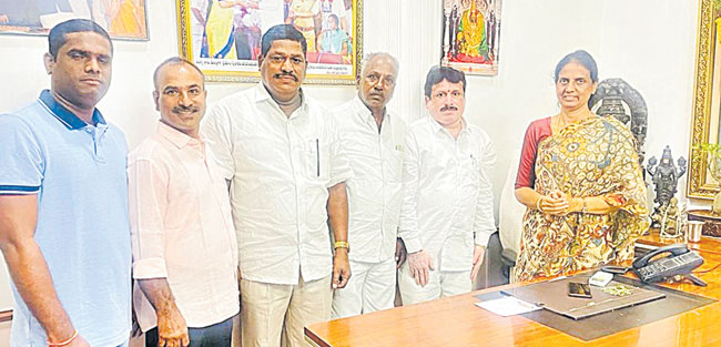 మంత్రి సబితారెడ్డిని కలిసిన కప్పాటి | Kappati met Minister Sabita Reddy ...