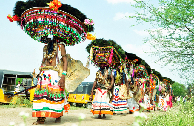 గిరిజన గూడాల్లో గుస్సాడీ సందడి | Gussadi noise in the tribal hollows ...