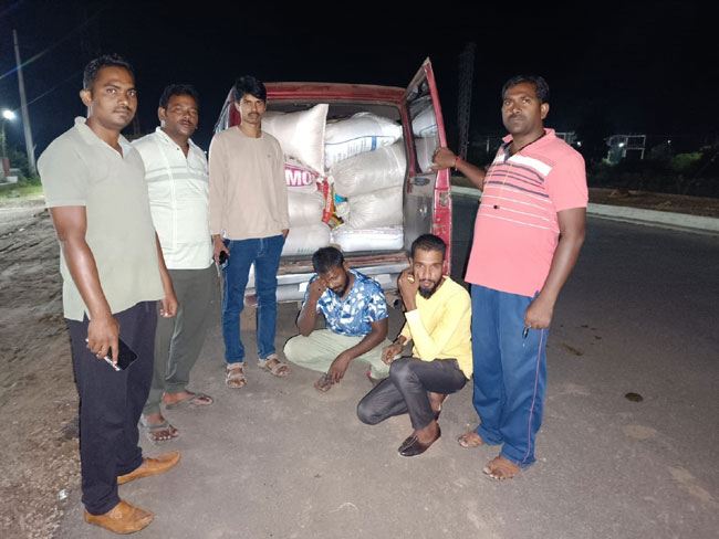 రేషన్‌ బియ్యం పట్టివేత | Ration rice harvesting-MRGS-Telangana
