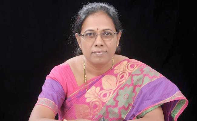 ఉద్యమ ద్రోహులకే మళ్ళీ పదవులా?: తుల ఉమ | Thula Uma comments