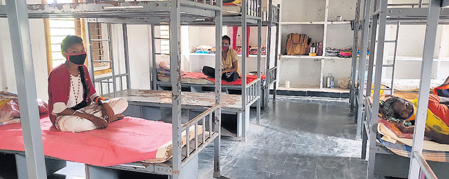 16మంది ఐసోలేషన్‌ సెంటర్‌కు.. | Isolation Center