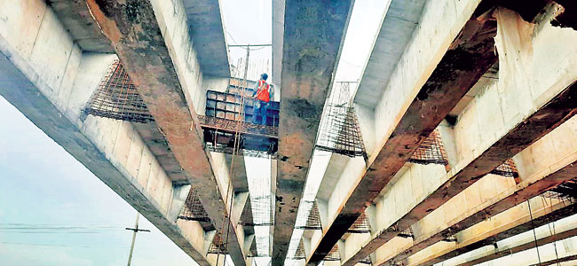 ఫ్లైఓవర్‌ గడ్డర్లకు ఇంటర్‌ లాకింగ్‌ | Interlocking for flyover girders