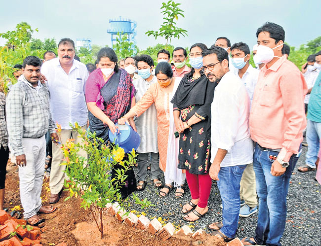 టీఆర్‌ఎస్‌ పాలనలోనే తండాలు, పల్లెల అభివృద్ధి | Minister Sathyavathi