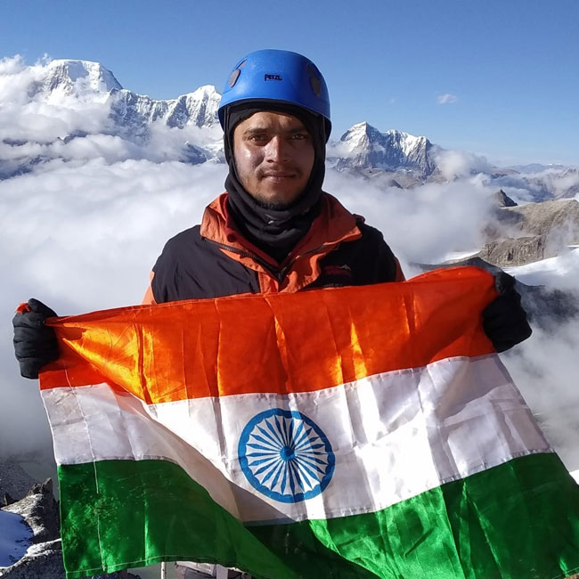 ఎవరెస్టు శిఖరాన్ని అధిరోహించడమే లక్ష్యం | The goal is to climb Mount ...