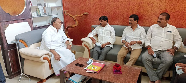 ఎమ్మెల్యే రఘురామకు పరామర్శ | Visit to MLA Raghuram