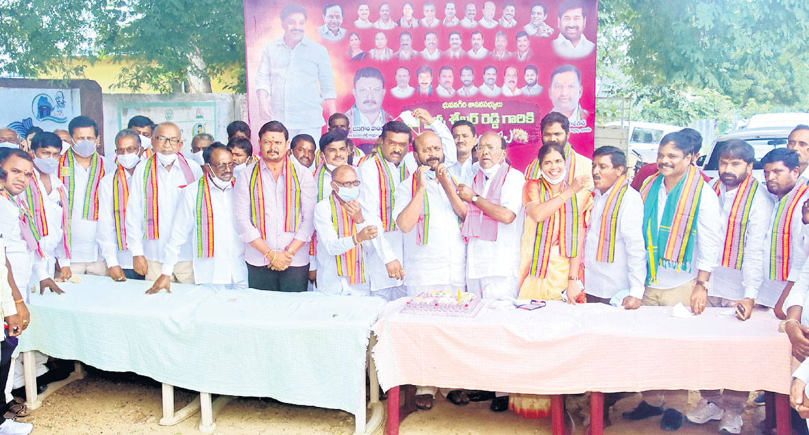 ఎమ్మెల్యే పైళ్ల శేఖర్‌రెడ్డి కృషితోనే నియోజకవర్గం అభివృద్ధి ...