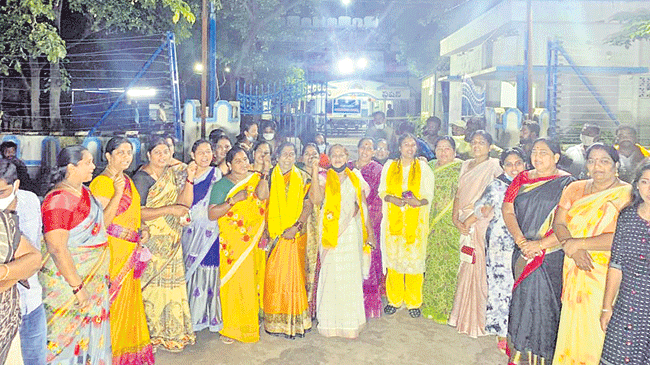 రమ్య కుటుంబానికి న్యాయం చేయాలని టీడీపీ నిరసన | TDP protests to do ...