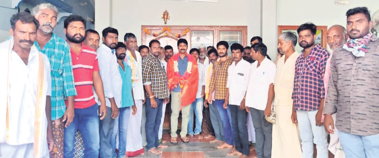 మాజీ ఎమ్మెల్యే అశోక్‌రెడ్డికి సన్మానం | Tribute to former MLA Ashok ...