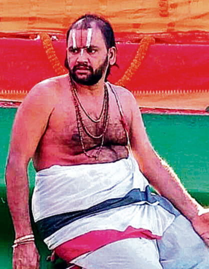 పెందుర్తి వెంకటాద్రి ఆలయ అర్చకుడి సస్పెన్షన్‌ | Pendurthi Venkatadri ...