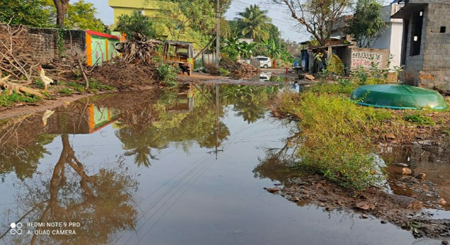 సోమశిల హిల్‌కాలనీకి లీకేజీ నీటి సమస్య | somasil narth chenal water-MRGS ...