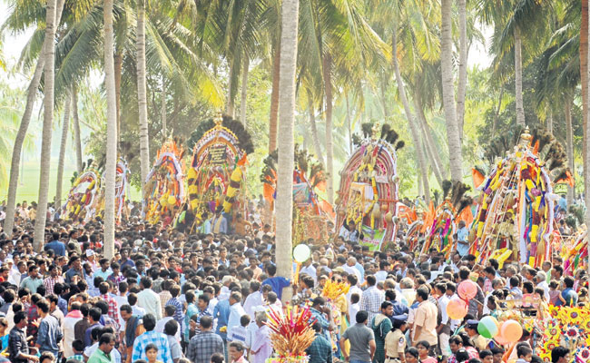 కోనసీమలో అంగరంగ వైభవంగా ప్రభల ఉత్సవం | prabhalu festival konaseema-MRGS ...