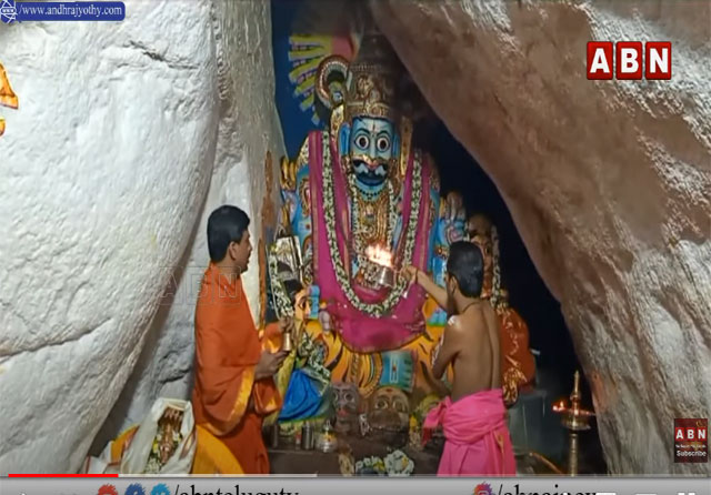 Komuravelli Mallannaను చుట్టుముడుతున్న వివాదాలు..వివాదాలు సృష్టించడం ...