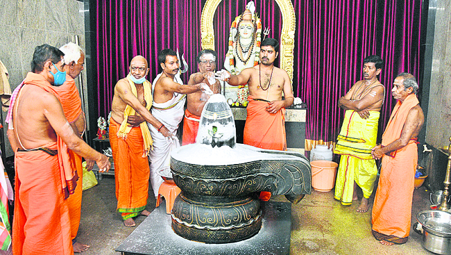 భక్తిశ్రద్ధలతో మహాశివరాత్రి | Shiva Sarveshwara-NGTS-AndhraPradesh