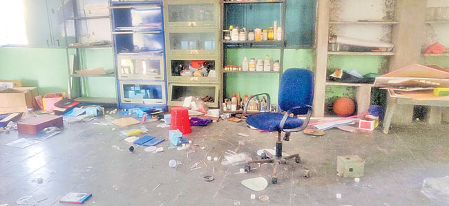 ప్రభుత్వ పాఠశాల ల్యాబ్‌లో పరికరాలు ధ్వంసం | Equipment wrecked in public ...