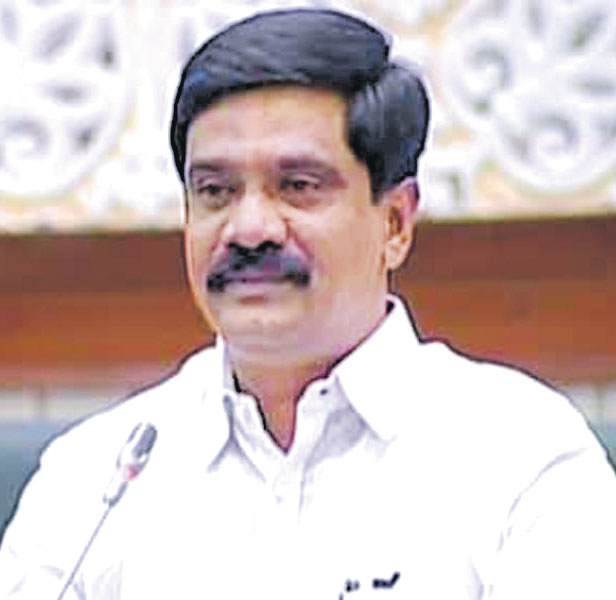 ఇళ్ల కొలతలు తీసుకోవట్లేదు | Minister Prashant Reddy