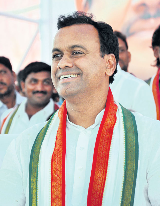 రాజగోపాల్‌రెడ్డి వ్యాఖ్యలతో కార్యకర్తల్లో గందరగోళం | Confusion among ...