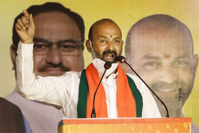 మంత్రి అజయ్‌ను జైలుకి పంపిస్తాం: బండి సంజయ్ | Bandi Sanjay fires at ...