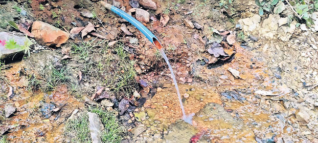 దాహార్తిని తీర్చే ఊట | Natural Water Source