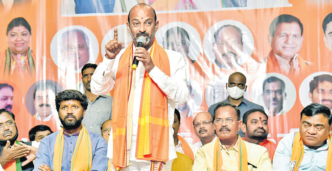 ఎన్నికలప్పుడే పీఆర్సీ గుర్తొస్తుందా? | Does the PRC remember the ...