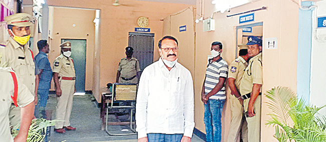 టీవీవీ గౌరవాధ్యక్షుడు రవీందర్‌రావు అరెస్టు | TVV honorary president ...