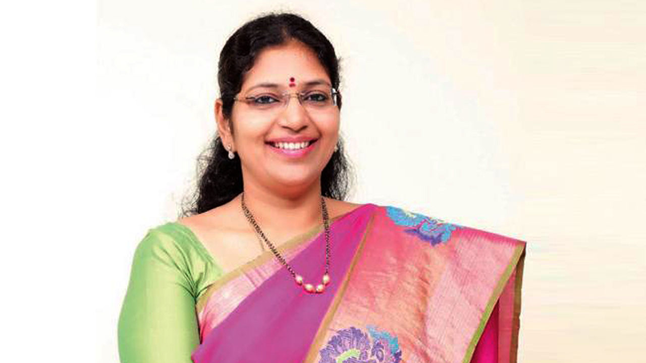 విశాఖలో ఒక డ్రామా నడిచింది: వైసీపీ ఎమ్మెల్సీ | mlc varudu kalyani ycp ...