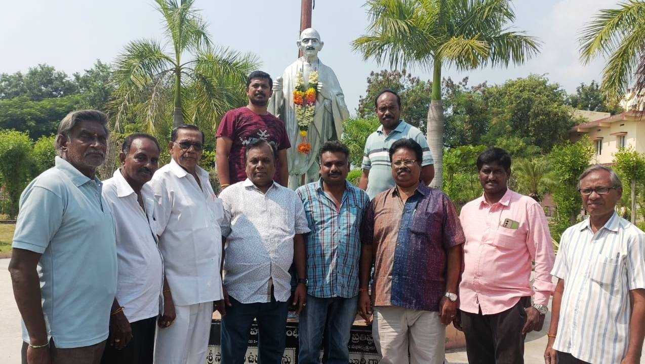 ఎస్సీ కమిషన్‌ చైర్మన్‌ విక్టర్‌ప్రసాద్‌పై చర్యలు తీసుకోవాలి | Action ...