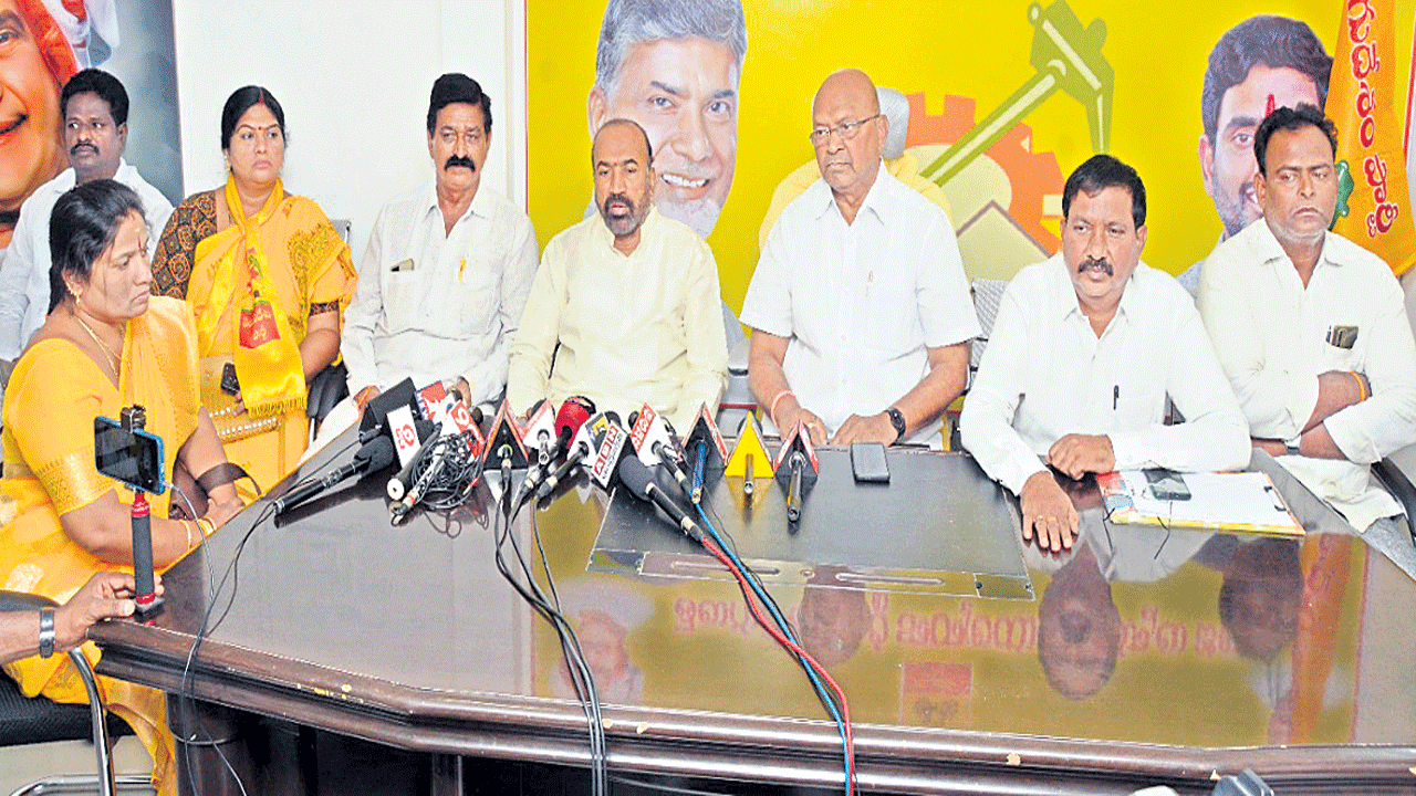 వైసీపీ నేతల్లో దడ టీడీపీ Palpitation Among Ycp Leaders Tdp