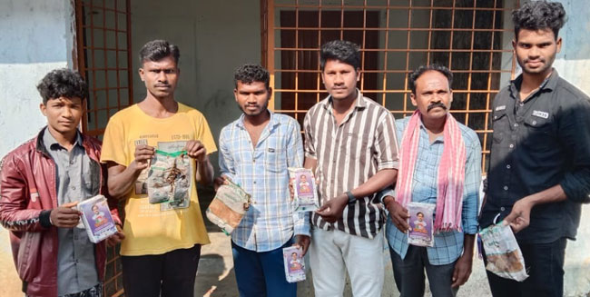 అంగన్‌వాడీ కేంద్రంలో నాసిరకం పాలు, పప్పు | Substandard milk and pulses ...