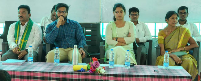 ఉత్తమ ఫలితాలు సాధించడం అభినందనీయం: ఐటీడీఏ పీవో వరుణ్‌రెడ్డి | Achieving ...