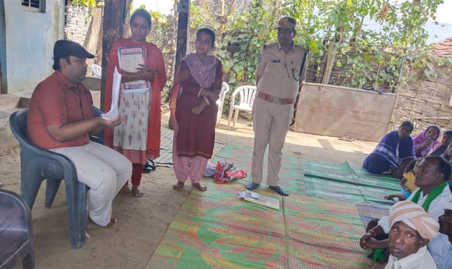 వివరాల నమోదు పారదర్శకంగా ఉండాలి: కలెక్టర్‌ రాహుల్‌రాజ్‌ | Entry of ...