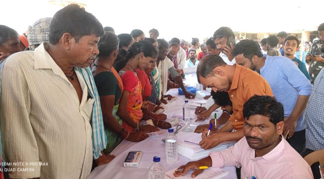 మాటలు, పాటలకు ఆకర్షితులు కావద్దు: ఎస్పీ సురేష్‌కుమార్‌ | Don't be ...