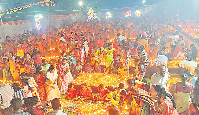 విద్యాధరి క్షేత్రంలో దీపకాంతులు | Lamps in Vidyadhari Kshetra