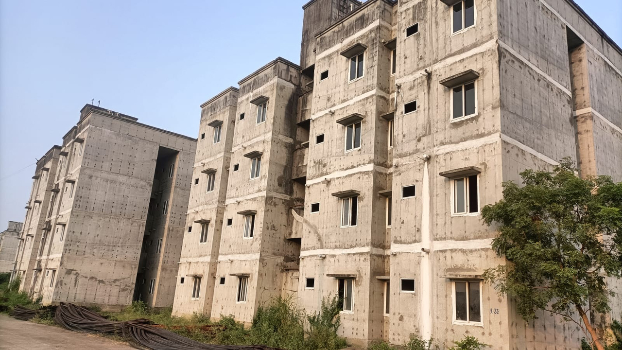 ఇంకెన్నాళ్లో.. | tidco houses not allotted