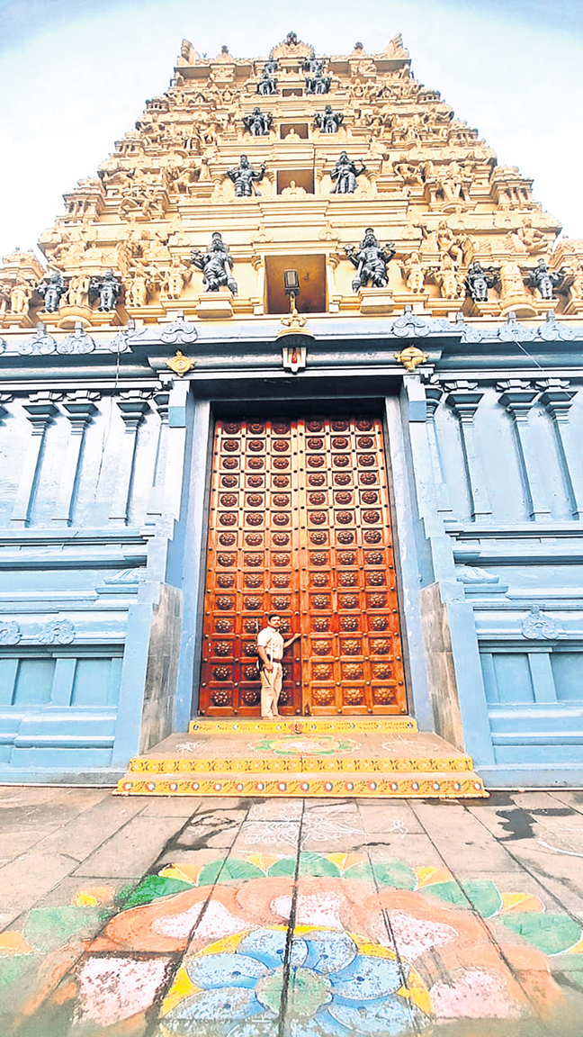 మూతపడిన ఆలయాలు | temples closed