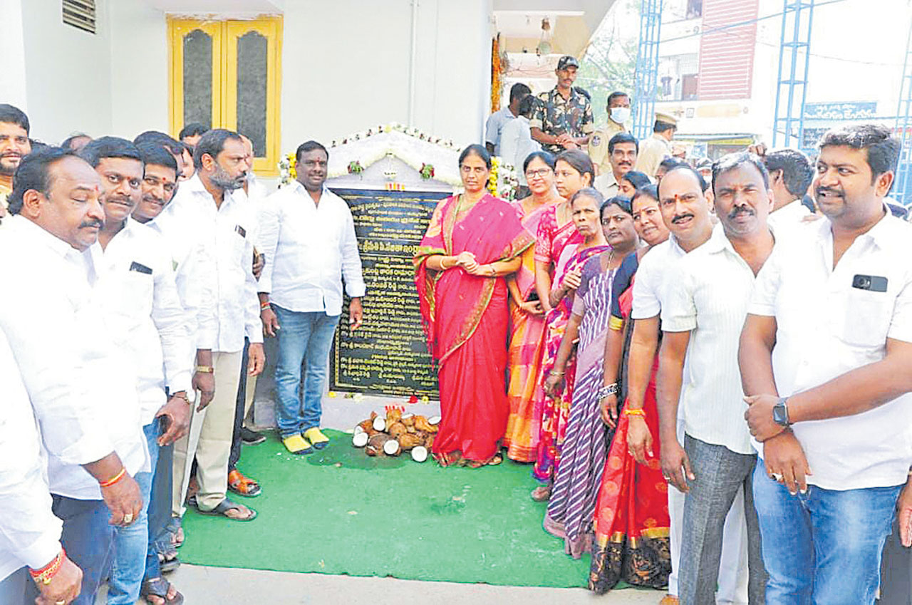 శరవేగంగా మున్సిపాలిటీల అభివృద్ధి | Rapid development of municipalities