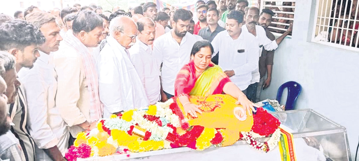 యాడికి బాబుకు కన్నీటి వీడ్కోలు | A tearful farewell to Yadiki Babu