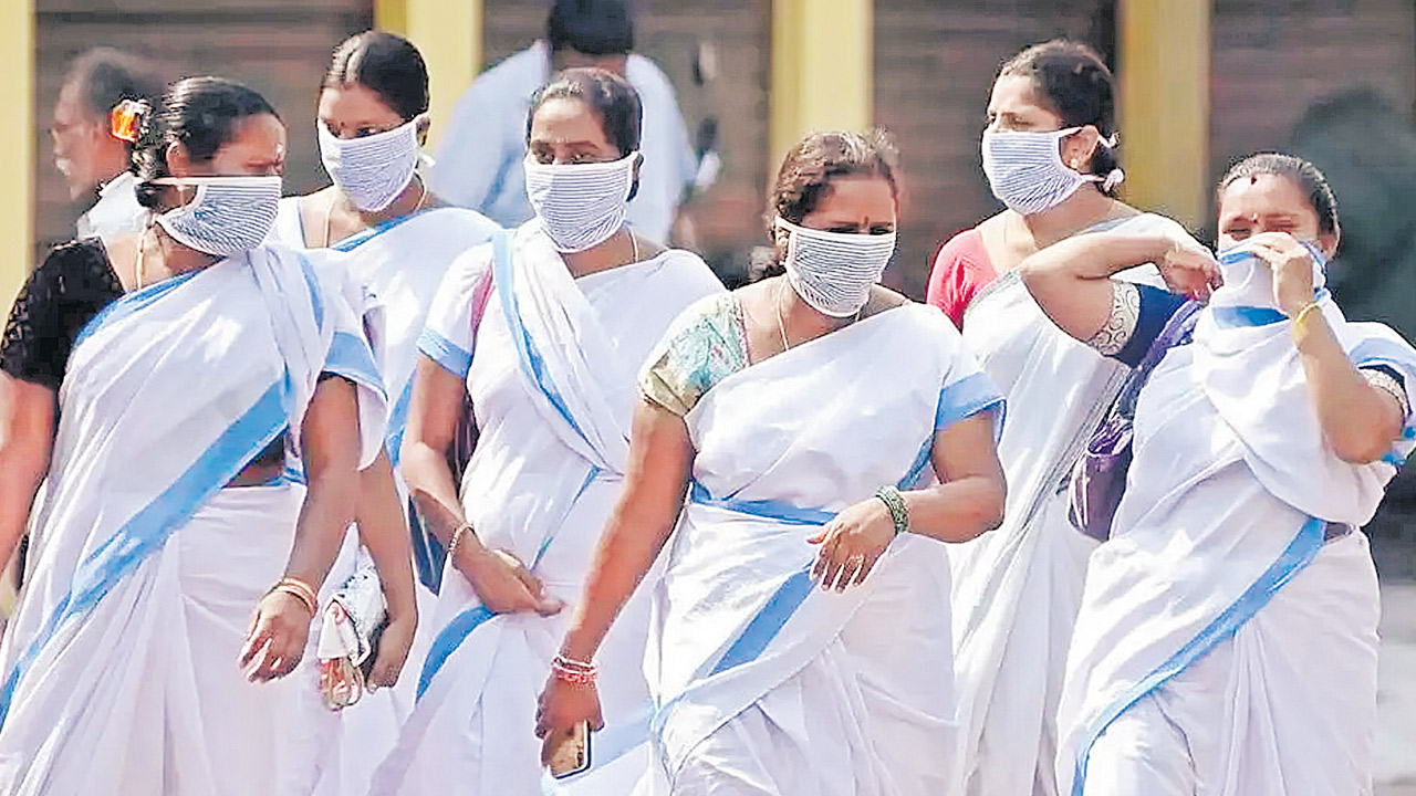 Asha workers : ఆశాలకు నిరాశే..! | Asha workers health is not safe